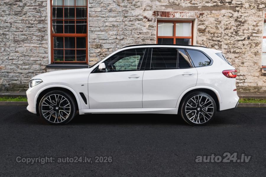 White BMW X5 2019 in Tallinn, with an engine capacity of 3.00 L and mileage of 153 thousand km for 41000 €, photo 6 on AUTOMOTO.COM.LV