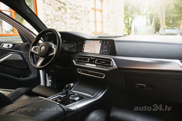 White BMW X5 2019 in Tallinn, with an engine capacity of 3.00 L and mileage of 153 thousand km for 41000 €, photo 11 on AUTOMOTO.COM.LV