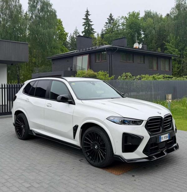 White BMW X5 2019 in Vilnius, with an engine capacity of 2.99 L and mileage of 135 thousand km for 44000 €, photo 3 on AUTOMOTO.COM.LV