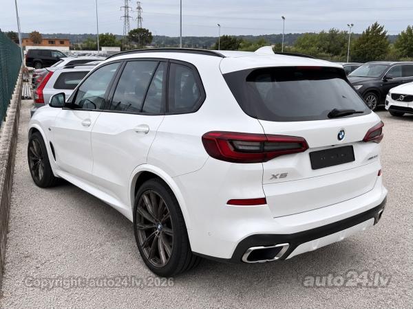 White BMW X5 2019 in Tallinn, with an engine capacity of 3.00 L and mileage of 163 thousand km for 31900 €, photo 3 on AUTOMOTO.COM.LV