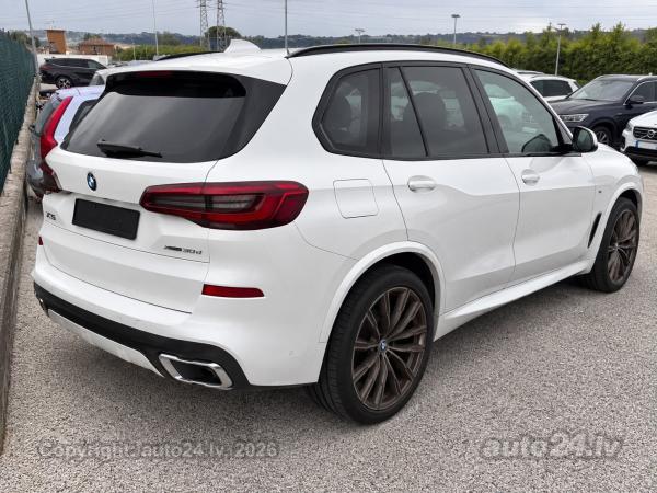 White BMW X5 2019 in Tallinn, with an engine capacity of 3.00 L and mileage of 163 thousand km for 31900 €, photo 6 on AUTOMOTO.COM.LV