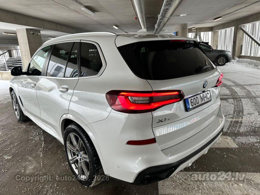 White BMW X5 2020 in Tallinn, with an engine capacity of 3.00 L and mileage of 109 thousand km for 49500 €, photo 2 on AUTOMOTO.COM.LV