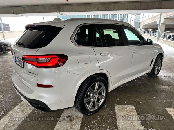 Balts BMW X5 2020 Tallina, ar dzinēja tilpumu 3.00 L un nobraukumu 109 tūkst. km par 49500 €, foto 3 vietnē AUTOMOTO.COM.LV