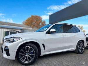 Balts BMW X5 2020 Viļņa, ar dzinēja tilpumu 3.00 L un nobraukumu 100 tūkst. km par 53900 €, foto  vietnē AUTOMOTO.COM.LV