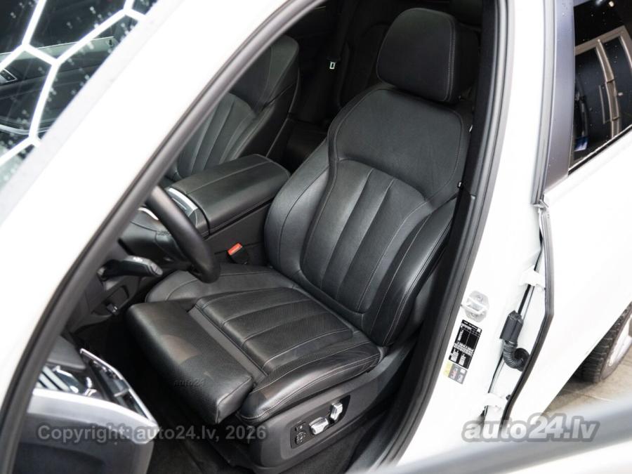 White BMW X5 2020 in Tallinn, with an engine capacity of 3.00 L and mileage of 114 thousand km for 52900 €, photo 5 on AUTOMOTO.COM.LV