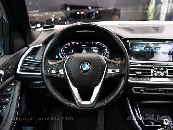 Balts BMW X5 2020 Tallina, ar dzinēja tilpumu 3.00 L un nobraukumu 114 tūkst. km par 52900 €, foto 6 vietnē AUTOMOTO.COM.LV