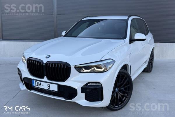 White BMW X5 2020 in Jelgava, with an engine capacity of 3.00 L and mileage of 0 thousand km for 45000 €, photo 2 on AUTOMOTO.COM.LV