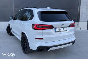 Balts BMW X5 2020 Jelgava, ar dzinēja tilpumu 3.00 L un nobraukumu 129 tūkst. km par 45000 €, foto 3 vietnē AUTOMOTO.COM.LV
