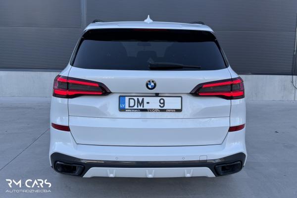 Balts BMW X5 2020 Jelgava, ar dzinēja tilpumu 3.00 L un nobraukumu 129 tūkst. km par 45000 €, foto 5 vietnē AUTOMOTO.COM.LV
