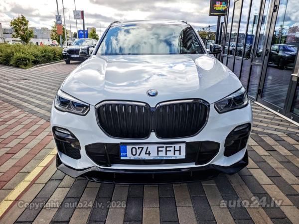 White BMW X5 2020 in Tallinn, with an engine capacity of 3.00 L and mileage of 213 thousand km for 43990 €, photo 3 on AUTOMOTO.COM.LV