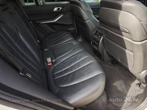 White BMW X5 2020 in Tallinn, with an engine capacity of 3.00 L and mileage of 213 thousand km for 43990 €, photo 12 on AUTOMOTO.COM.LV