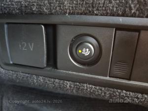 White BMW X5 2020 in Tallinn, with an engine capacity of 3.00 L and mileage of 213 thousand km for 43990 €, photo 16 on AUTOMOTO.COM.LV