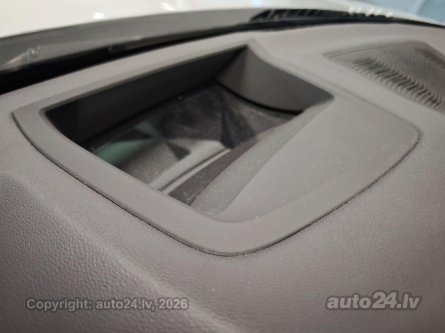 White BMW X5 2020 in Tallinn, with an engine capacity of 3.00 L and mileage of 213 thousand km for 43990 €, photo 20 on AUTOMOTO.COM.LV