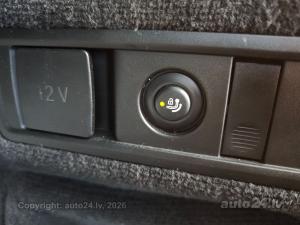 White BMW X5 2020 in Tallinn, with an engine capacity of 3.00 L and mileage of 213 thousand km for 43990 €, photo 16 on AUTOMOTO.COM.LV