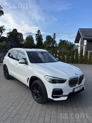 Balts BMW X5 2020 Jelgava, ar dzinēja tilpumu 3.00 L un nobraukumu 220 tūkst. km par 35000 €, foto 4 vietnē AUTOMOTO.COM.LV