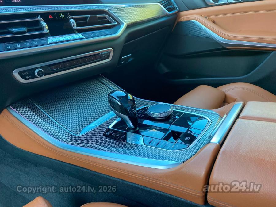 Balts BMW X5 2020 Tallina, ar dzinēja tilpumu 3.00 L un nobraukumu 79 tūkst. km par 48900 €, foto 13 vietnē AUTOMOTO.COM.LV