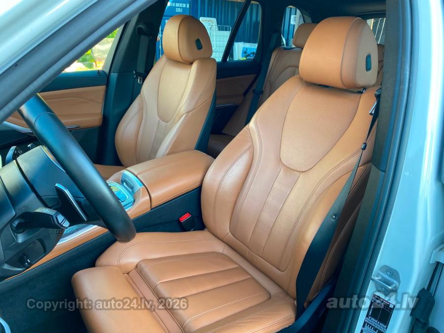 Balts BMW X5 2020 Tallina, ar dzinēja tilpumu 3.00 L un nobraukumu 79 tūkst. km par 48900 €, foto 17 vietnē AUTOMOTO.COM.LV