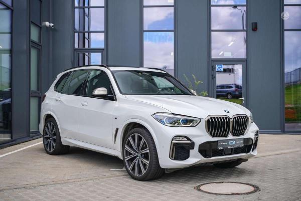 White BMW X5 2020 in Kaunas, with an engine capacity of 2.99 L and mileage of 211 thousand km for 41950 €, photo 1 on AUTOMOTO.COM.LV