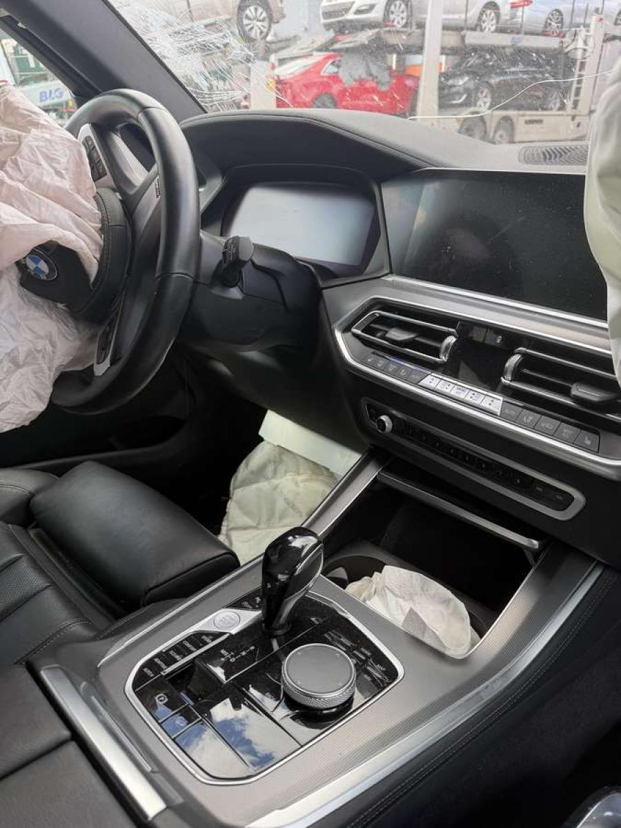 White BMW X5 2020 in Kaunas, with an engine capacity of 3.00 L and mileage of 68 thousand km for 28650 €, photo 7 on AUTOMOTO.COM.LV
