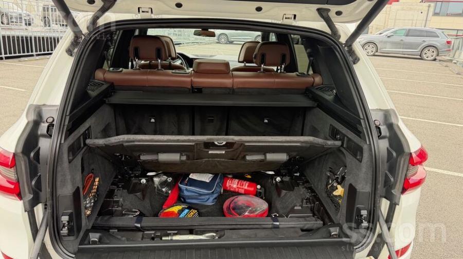White BMW X5 2020 in Riga, with an engine capacity of 3.00 L and mileage of 84 thousand km for 48500 €, photo 6 on AUTOMOTO.COM.LV