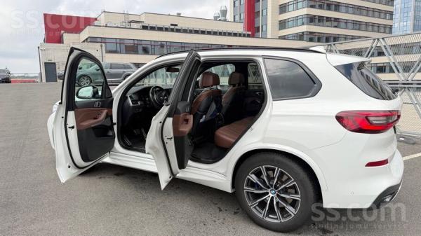 White BMW X5 2020 in Riga, with an engine capacity of 3.00 L and mileage of 84 thousand km for 48500 €, photo 10 on AUTOMOTO.COM.LV