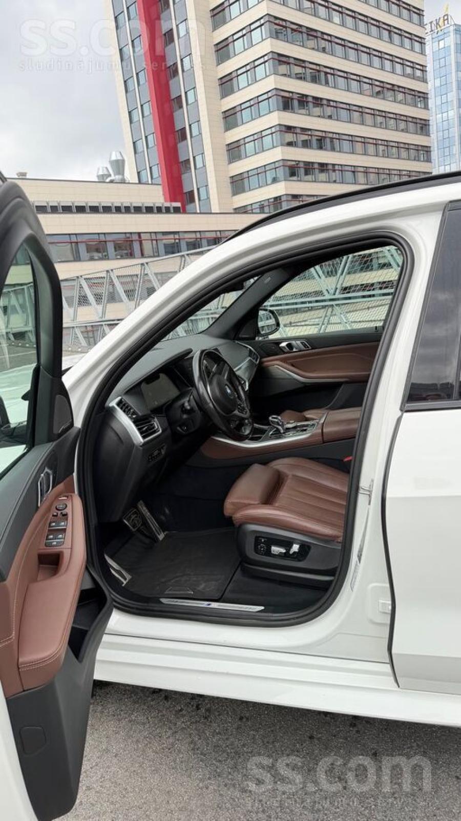 White BMW X5 2020 in Riga, with an engine capacity of 3.00 L and mileage of 84 thousand km for 48500 €, photo 13 on AUTOMOTO.COM.LV