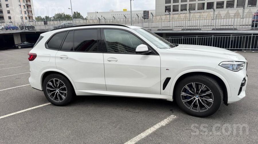 White BMW X5 2020 in Riga, with an engine capacity of 3.00 L and mileage of 84 thousand km for 48500 €, photo 15 on AUTOMOTO.COM.LV