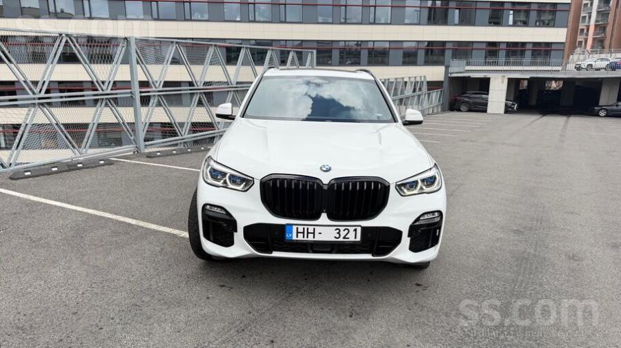 White BMW X5 2020 in Riga, with an engine capacity of 3.00 L and mileage of 84 thousand km for 48500 €, photo 16 on AUTOMOTO.COM.LV