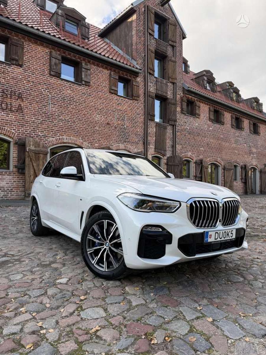 White BMW X5 2020 in Klaipeda, with an engine capacity of 3.00 L and mileage of 112 thousand km for 42850 €, photo 3 on AUTOMOTO.COM.LV