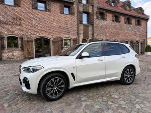 White BMW X5 2020 in Klaipeda, with an engine capacity of 3.00 L and mileage of 112 thousand km for 42850 €, photo 4 on AUTOMOTO.COM.LV