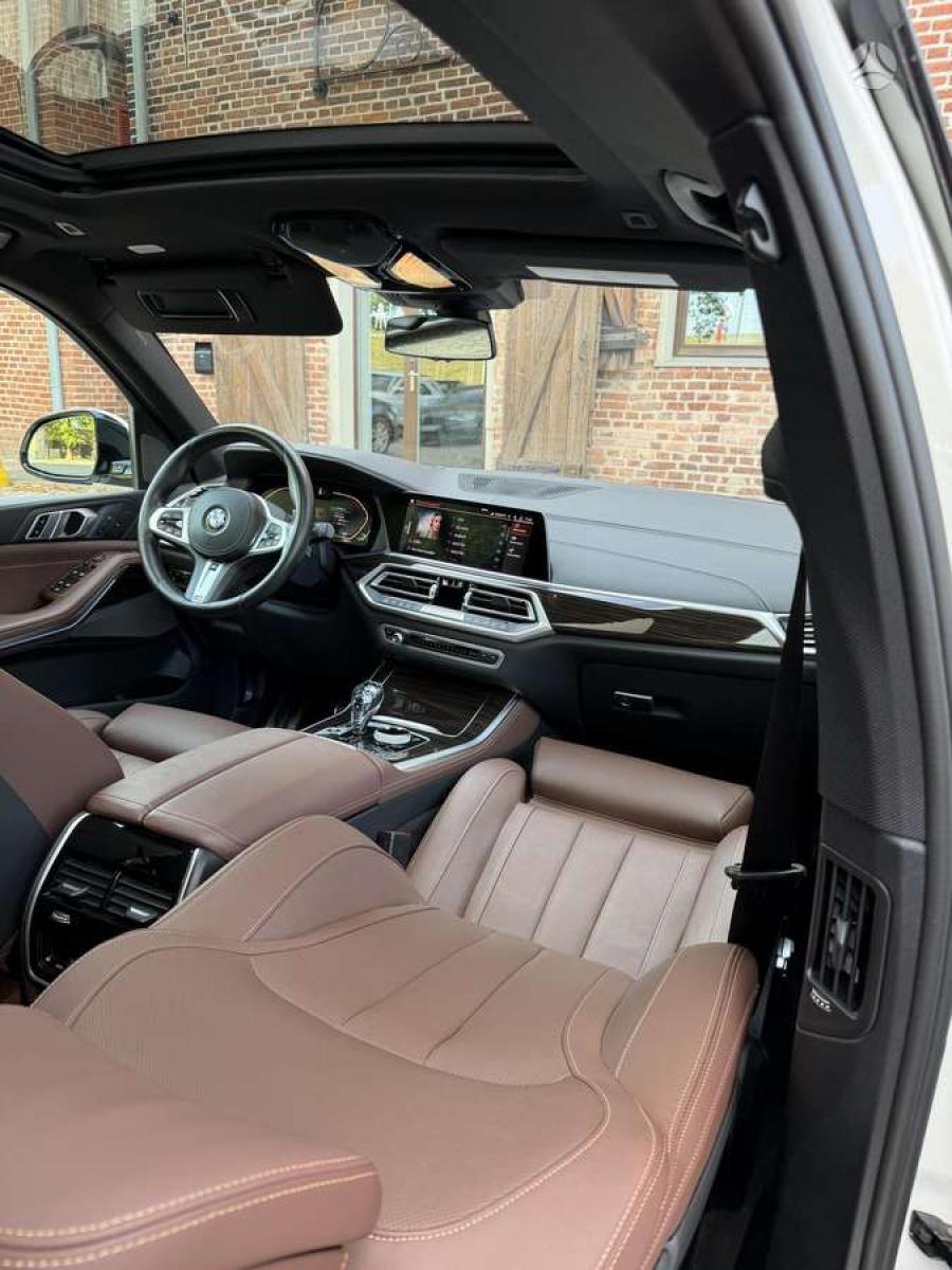 White BMW X5 2020 in Klaipeda, with an engine capacity of 3.00 L and mileage of 112 thousand km for 42850 €, photo 10 on AUTOMOTO.COM.LV