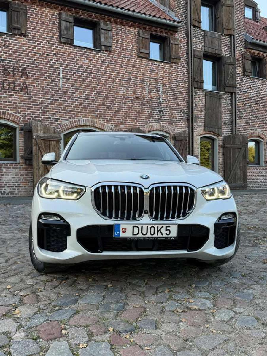 White BMW X5 2020 in Klaipeda, with an engine capacity of 3.00 L and mileage of 112 thousand km for 42850 €, photo 12 on AUTOMOTO.COM.LV