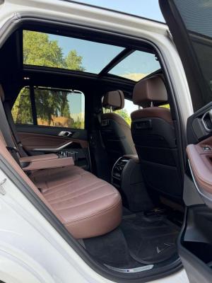 White BMW X5 2020 in Klaipeda, with an engine capacity of 3.00 L and mileage of 112 thousand km for 42850 €, photo 15 on AUTOMOTO.COM.LV