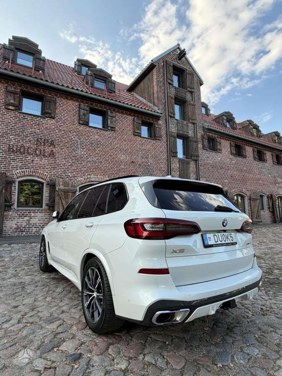 White BMW X5 2020 in Klaipeda, with an engine capacity of 3.00 L and mileage of 112 thousand km for 42850 €, photo 19 on AUTOMOTO.COM.LV