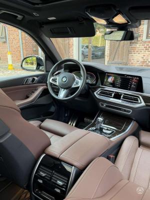 White BMW X5 2020 in Klaipeda, with an engine capacity of 3.00 L and mileage of 112 thousand km for 42850 €, photo 27 on AUTOMOTO.COM.LV