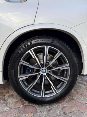 White BMW X5 2020 in Klaipeda, with an engine capacity of 3.00 L and mileage of 112 thousand km for 42850 €, photo 29 on AUTOMOTO.COM.LV