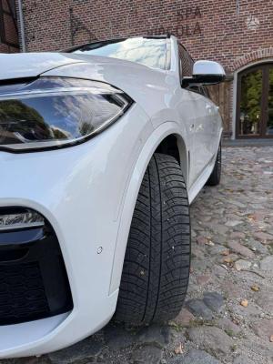 White BMW X5 2020 in Klaipeda, with an engine capacity of 3.00 L and mileage of 112 thousand km for 42850 €, photo 39 on AUTOMOTO.COM.LV