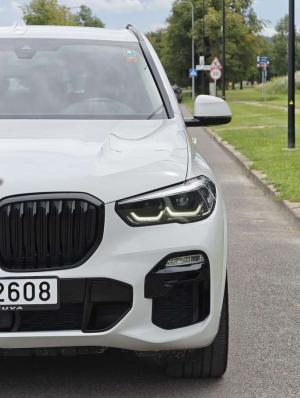 Balts BMW X5 2020 Viļņa, ar dzinēja tilpumu 3.00 L un nobraukumu 210 tūkst. km par 37000 €, foto 4 vietnē AUTOMOTO.COM.LV