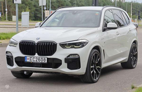 БМВ Х5 2020 в Вильнюс на AUTOMOTO.COM.LV Белый БМВ Х5 2020 в Вильнюс, объемом двигателя 3.00 л и пробегом 210 тыс. км за 37000 €, фото 5 на AUTOMOTO.COM.LV