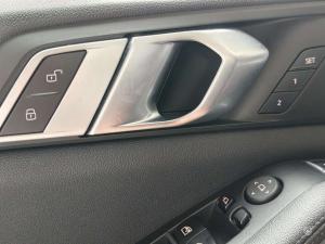 Balts BMW X5 2020 Viļņa, ar dzinēja tilpumu 3.00 L un nobraukumu 210 tūkst. km par 37000 €, foto 25 vietnē AUTOMOTO.COM.LV
