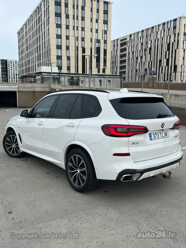 White BMW X5 2020 in Tallinn, with an engine capacity of 3.00 L and mileage of 158 thousand km for 44000 €, photo 4 on AUTOMOTO.COM.LV