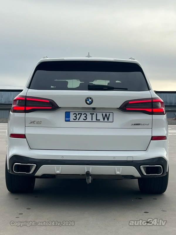 White BMW X5 2020 in Tallinn, with an engine capacity of 3.00 L and mileage of 158 thousand km for 44000 €, photo 7 on AUTOMOTO.COM.LV