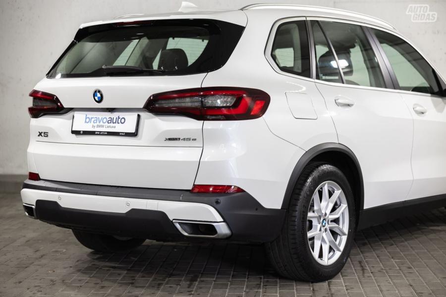 White BMW X5 2020 in Vilnius, with an engine capacity of 3.00 L and mileage of 72 thousand km for 49991 €, photo 11 on AUTOMOTO.COM.LV