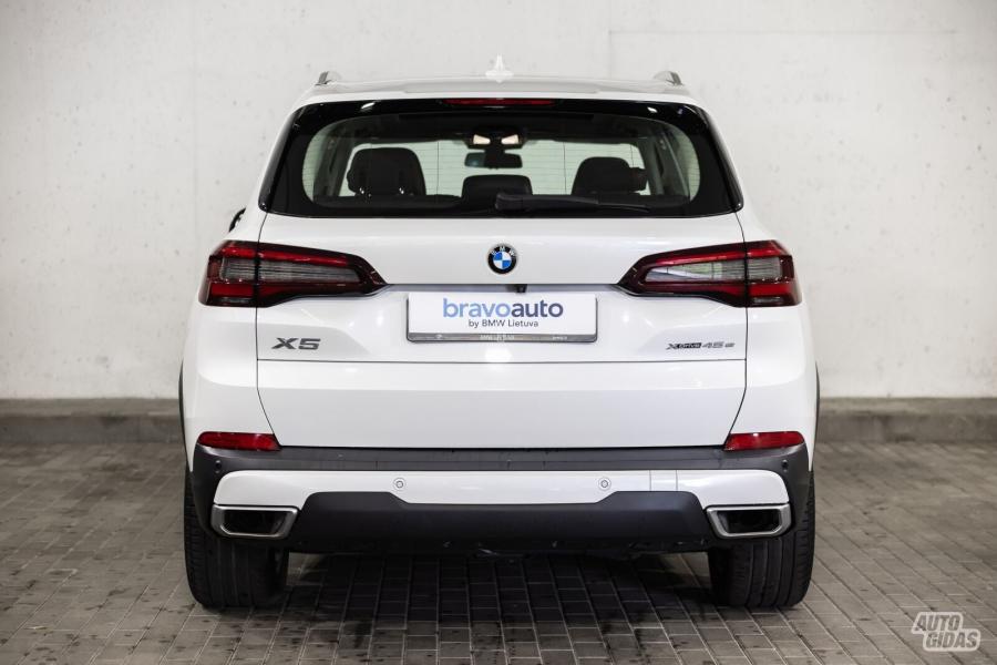 White BMW X5 2020 in Vilnius, with an engine capacity of 3.00 L and mileage of 72 thousand km for 49991 €, photo 13 on AUTOMOTO.COM.LV
