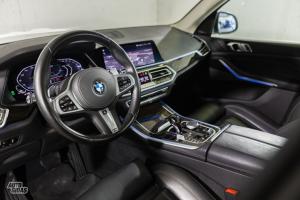 White BMW X5 2020 in Vilnius, with an engine capacity of 3.00 L and mileage of 72 thousand km for 49991 €, photo 14 on AUTOMOTO.COM.LV
