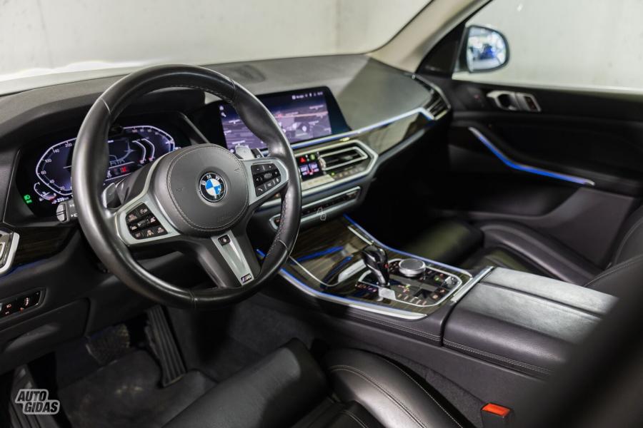 White BMW X5 2020 in Vilnius, with an engine capacity of 3.00 L and mileage of 72 thousand km for 49991 €, photo 14 on AUTOMOTO.COM.LV