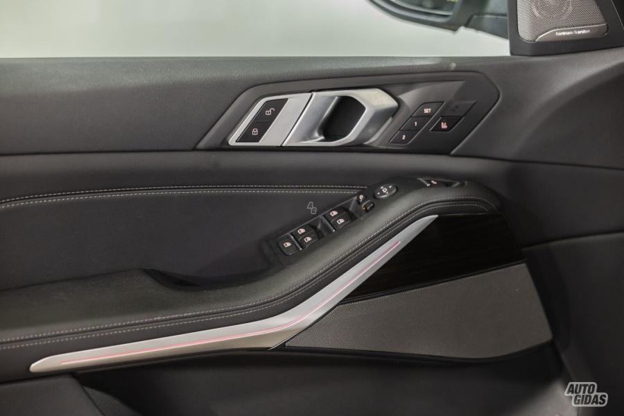 White BMW X5 2020 in Vilnius, with an engine capacity of 3.00 L and mileage of 72 thousand km for 49991 €, photo 17 on AUTOMOTO.COM.LV