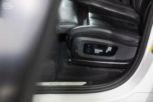 White BMW X5 2020 in Vilnius, with an engine capacity of 3.00 L and mileage of 72 thousand km for 49991 €, photo 18 on AUTOMOTO.COM.LV