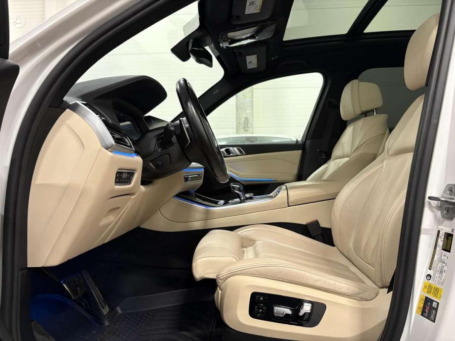Balts BMW X5 2021 Viļņa, ar dzinēja tilpumu 3.00 L un nobraukumu 175 tūkst. km par 45550 €, foto 14 vietnē AUTOMOTO.COM.LV