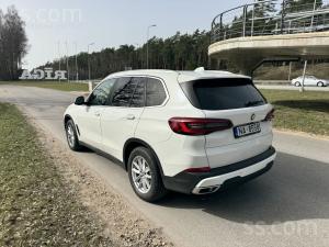 Balts BMW X5 2021 Rīga, ar dzinēja tilpumu 3.00 L un nobraukumu 83 tūkst. km par 43000 €, foto 2 vietnē AUTOMOTO.COM.LV